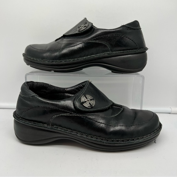 Naot | Shoes | Naot Cedar Slip On Shoes Black Leather Strap Size 39 ...